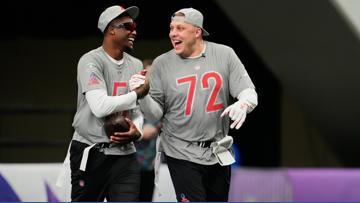 Bolles captures Alan Page award for community work | 9news.com