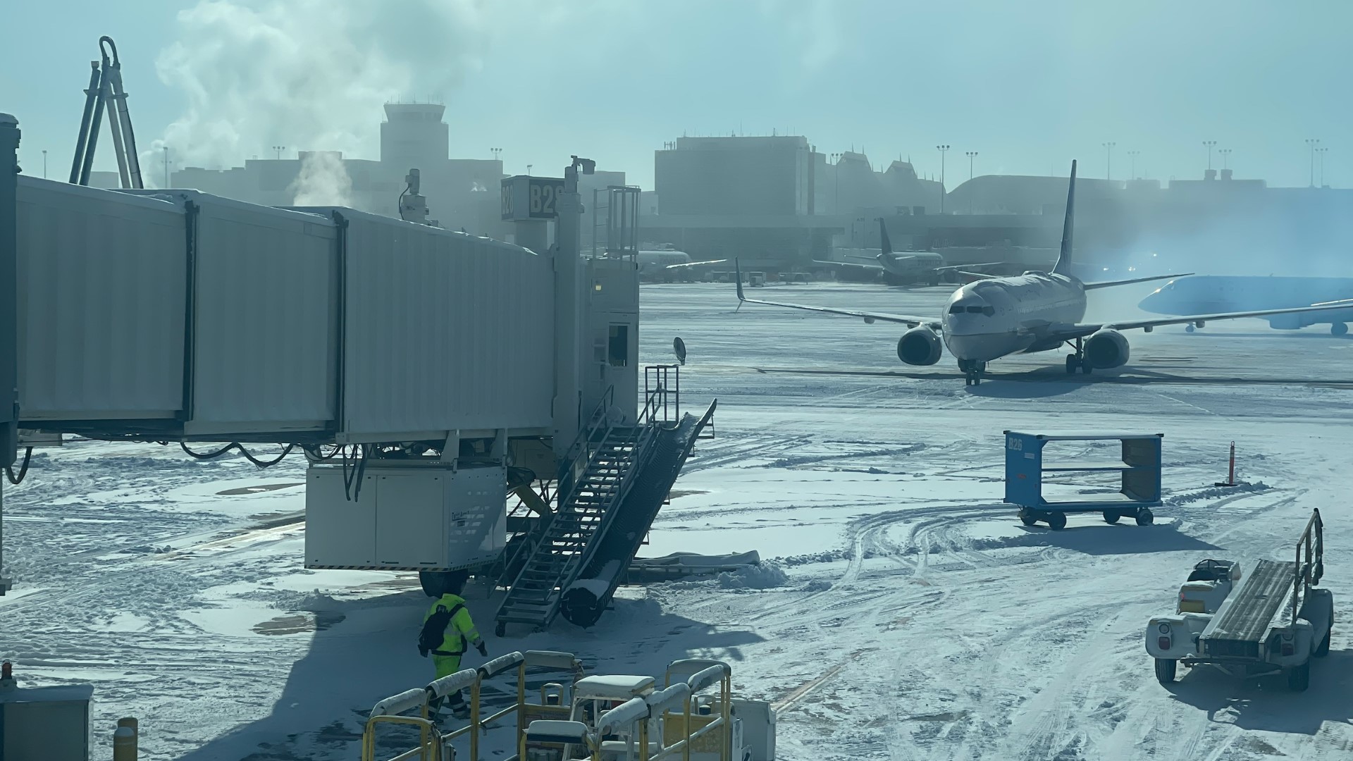 Snow, extreme cold at Denver International Airport | 9news.com