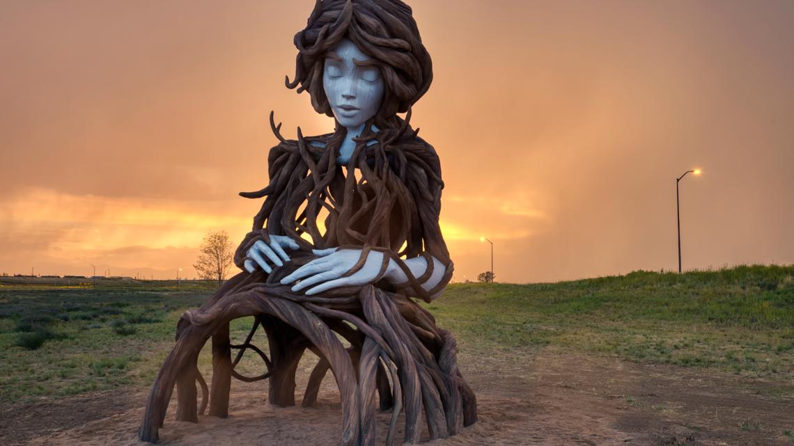 Interactive sculpture installed in Aurora Highlands public park | 9news.com