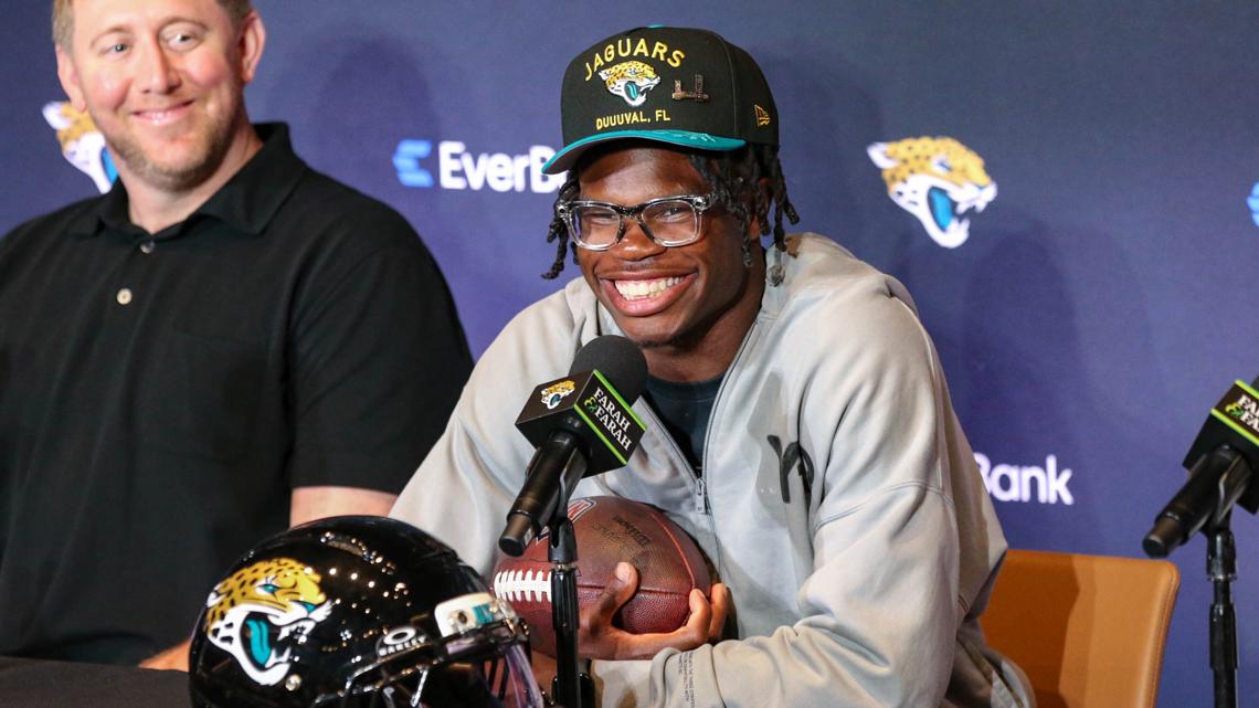 2-way star Travis Hunter, Jags want play to be what it looked like at ...