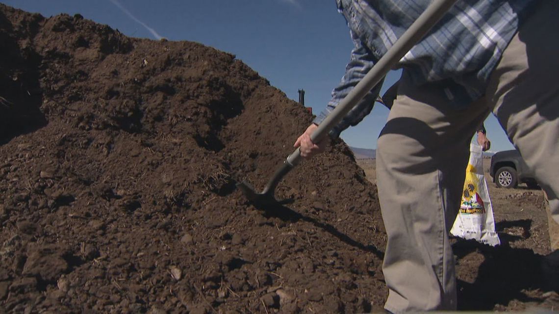 The Tipi Raisers hosts bison manure giveaway | 9news.com