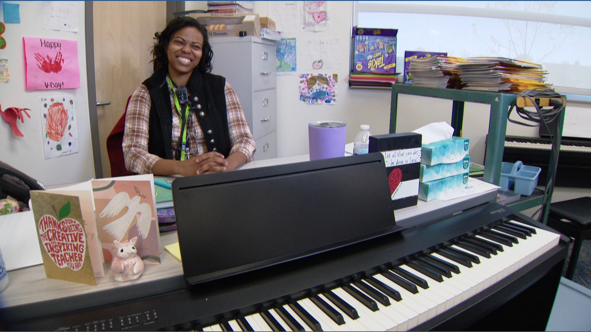 Del Mar Academy brings piano education to students | 9news.com