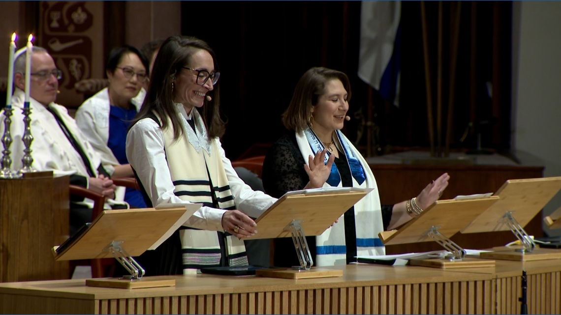 Temple Emanuel kicks off historic weekend as it installs first dual ...