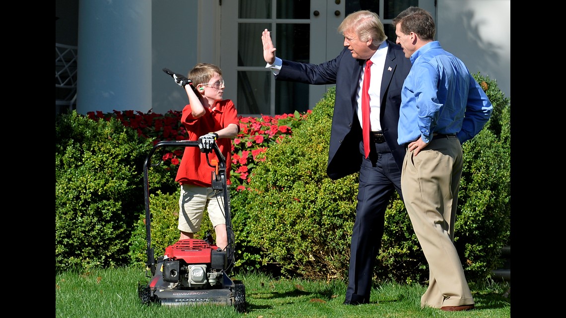 11-year-old mows the lawn at the White House, meets President Trump ...