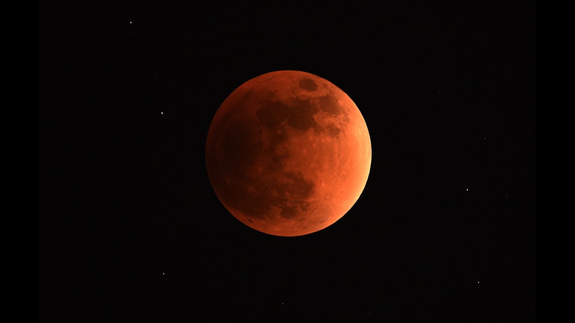 Triple treat: Supermoon, blue moon and lunar eclipse coming January 31 ...