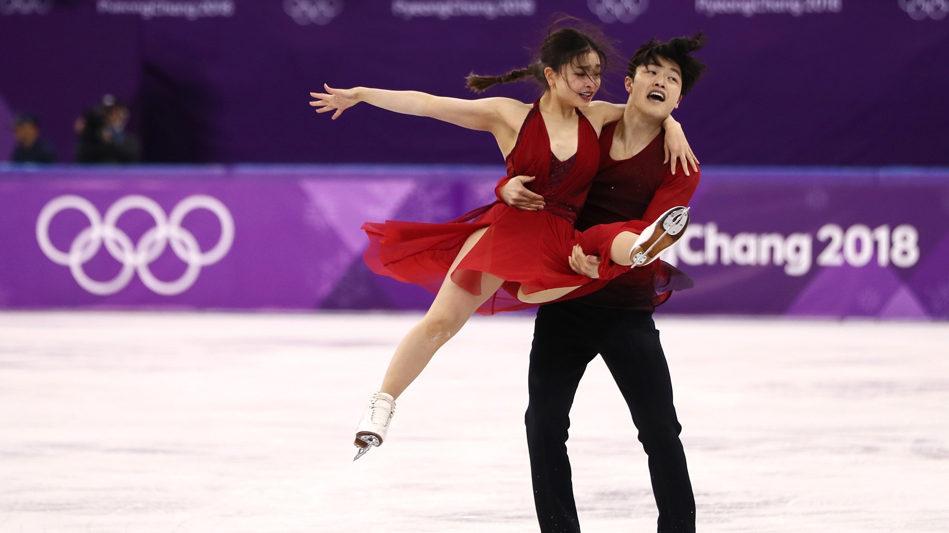 American ice dance duo Madison Chock and Evan Bates suffer shocking ...
