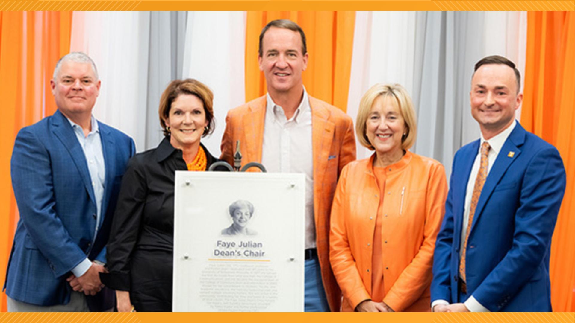 Rick McIntyre helps Yellowstone visitors spot wolves | 9news.com