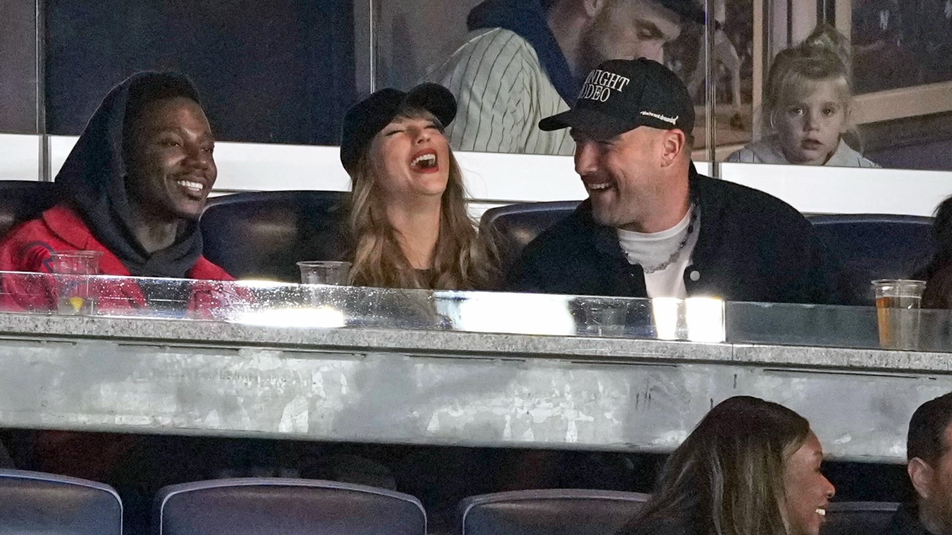 Taylor Swift, Travis Kelce attend Guardians-Yankees ALCS Game 1 | 9news.com