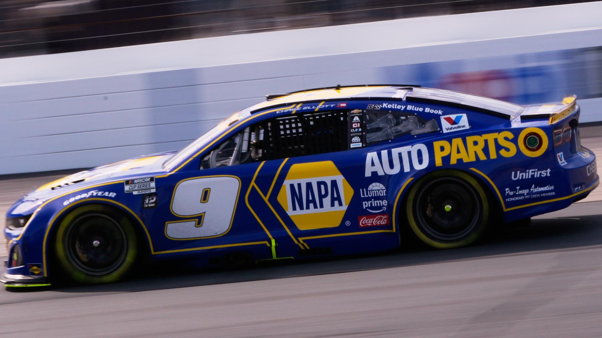 Chase Elliott wins Kansas NASCAR after final lap pass | 9news.com