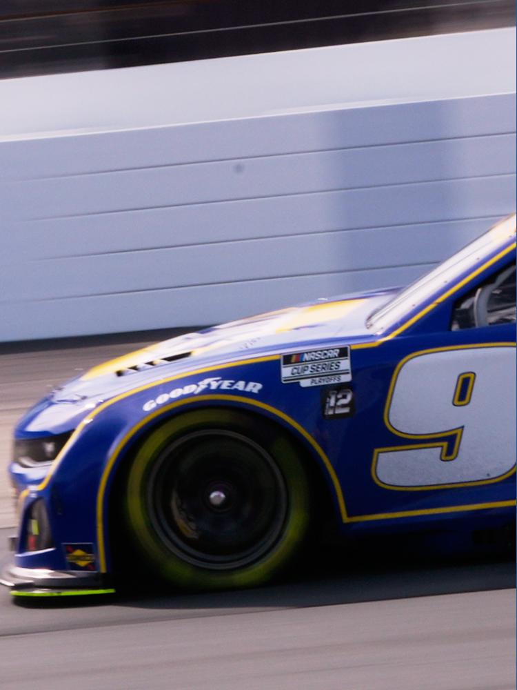 Chase Elliott wins Kansas NASCAR after final lap pass | 9news.com