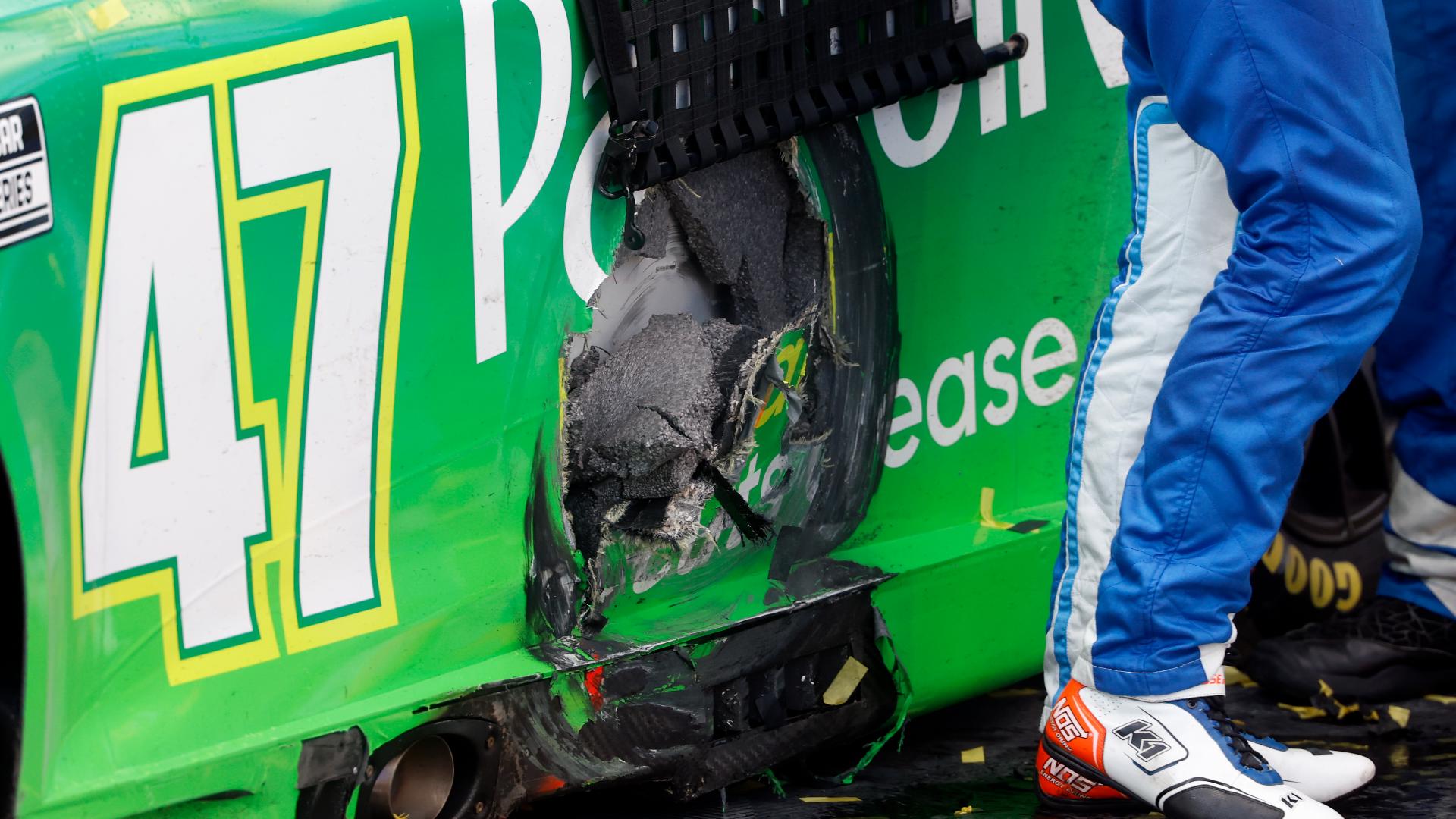Stenhouse beats Keselowski for Talladega win | NASCAR | 9news.com