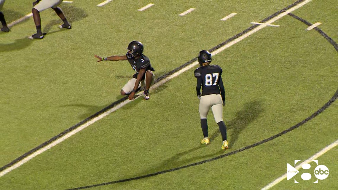 Texas female kicker makes school history in playoff game | 9news.com