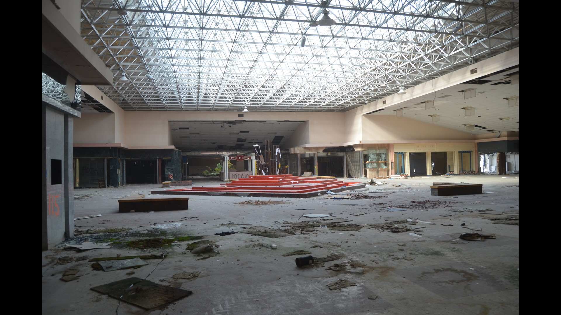 EXCLUSIVE | Video: Walk through Rolling Acres Mall one final time ...