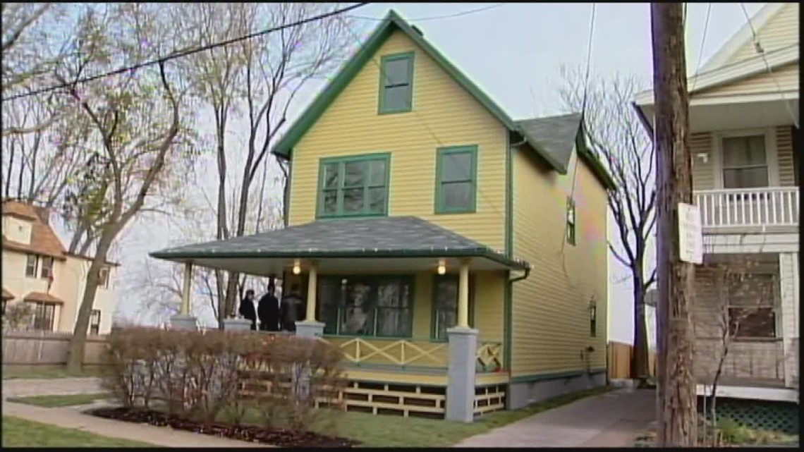 A Christmas Story movie house goes on sale in Cleveland, Ohio | 9news.com