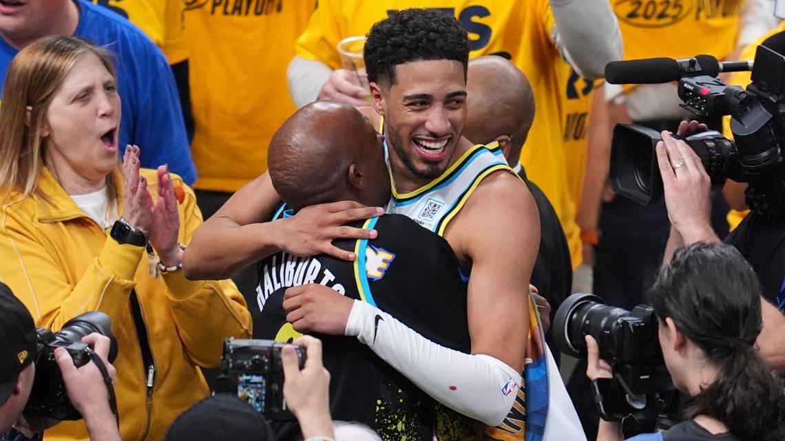 Man in iconic OKC bombing photo breaks silence | 9news.com