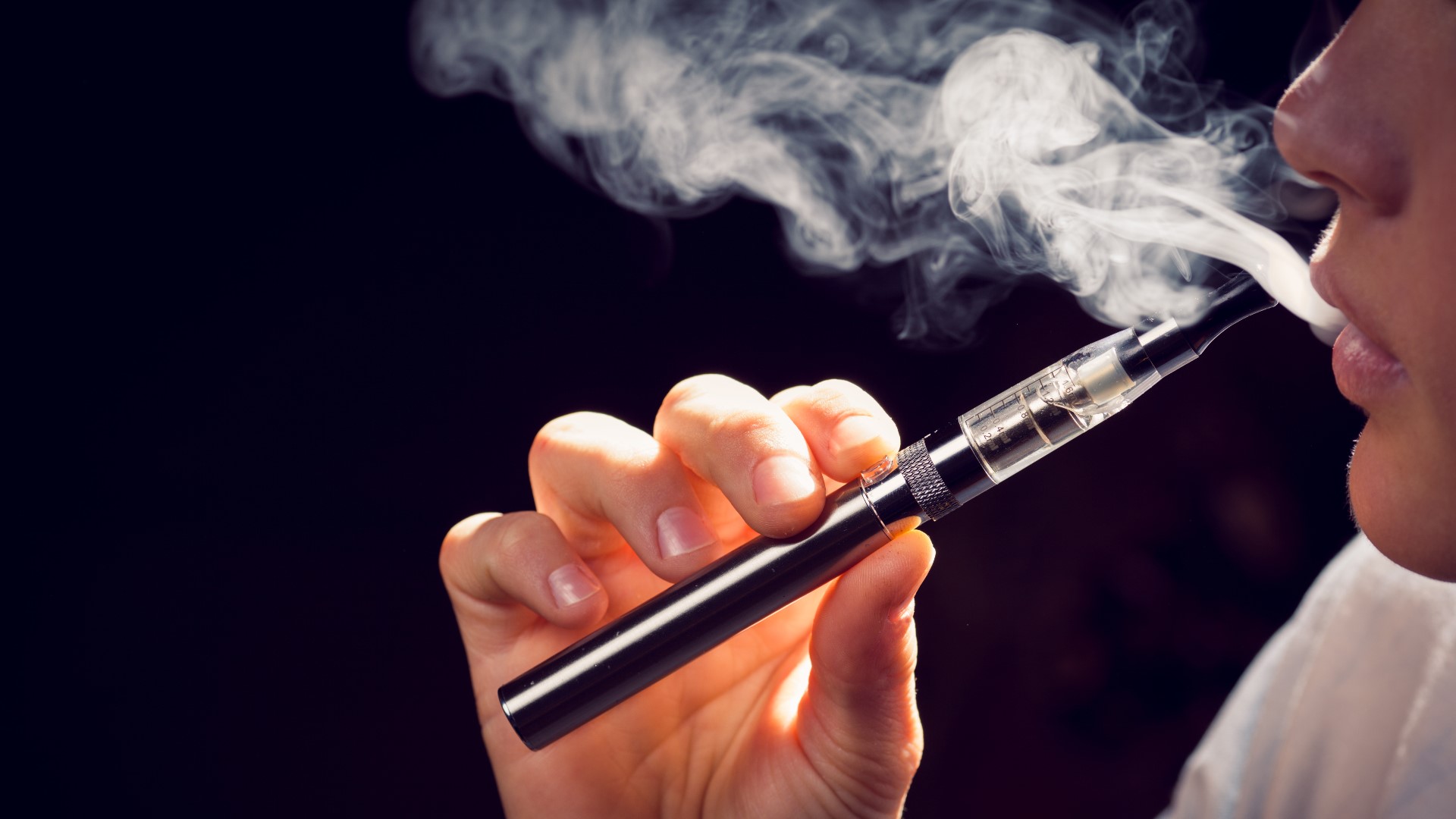 First US vaping death may be in Illinois | 9news.com