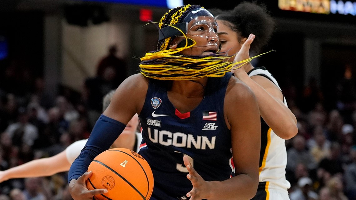 Controversial four call helps put Iowa in women's NCAA title game ...
