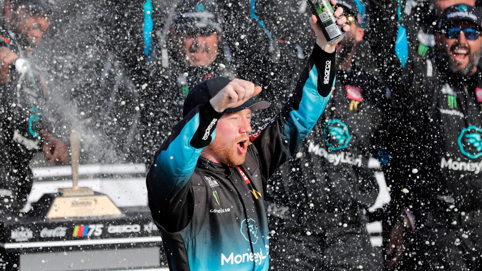 Tyler Reddick wins NASCAR Cup race at Kansas with late charge | 9news.com