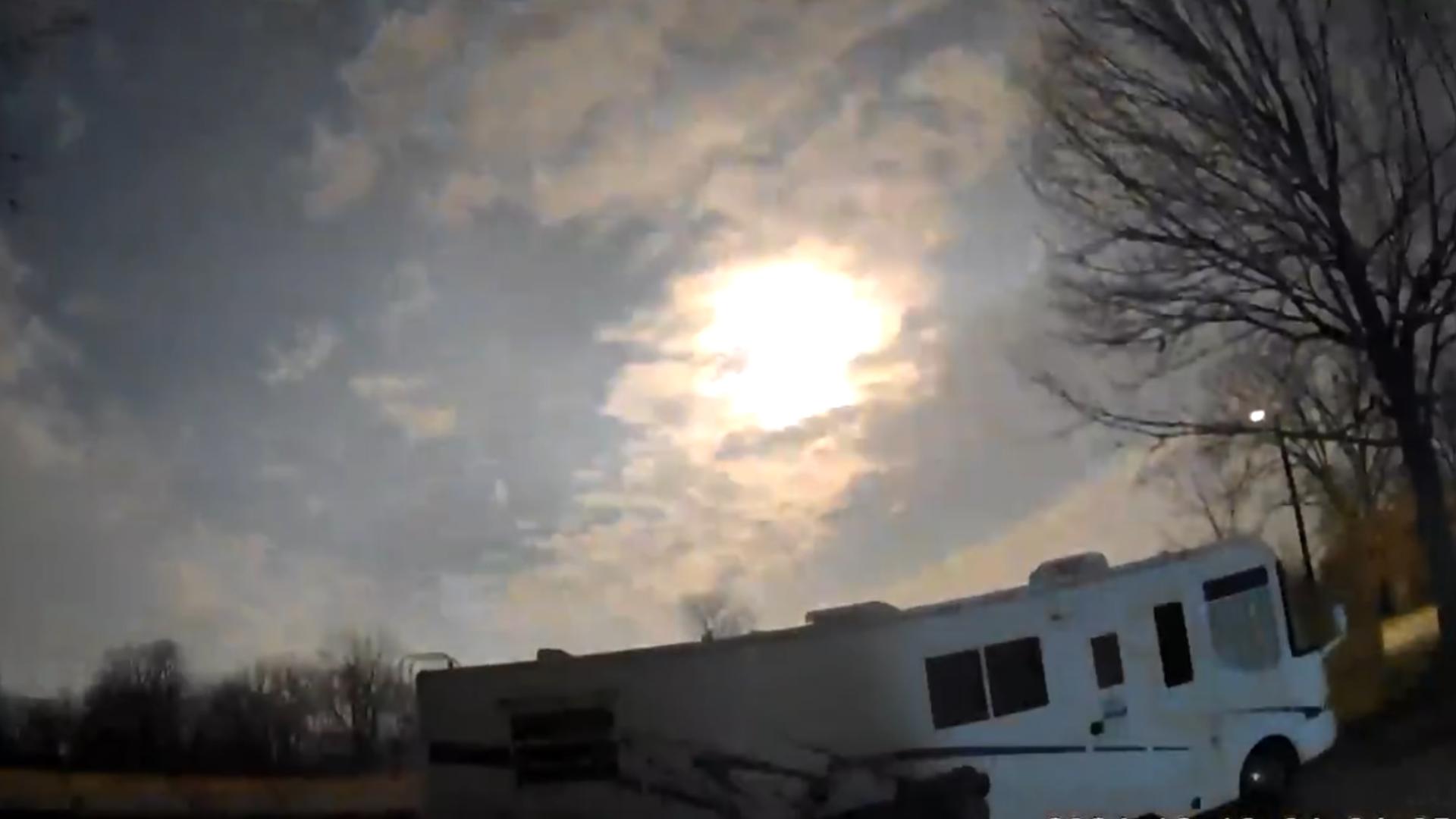 Loud boom and flash in Indianapolis sky | Watch the video | 9news.com