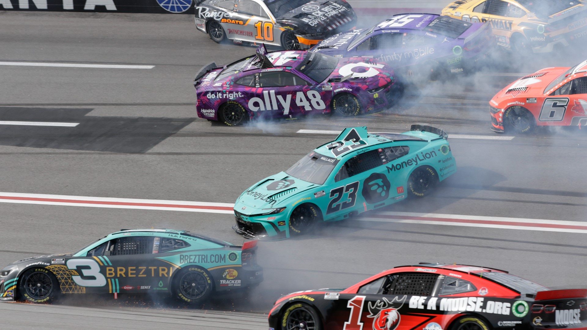 Suarez edges Blaney, Busch in thrilling 3-wide finish at Atlanta ...