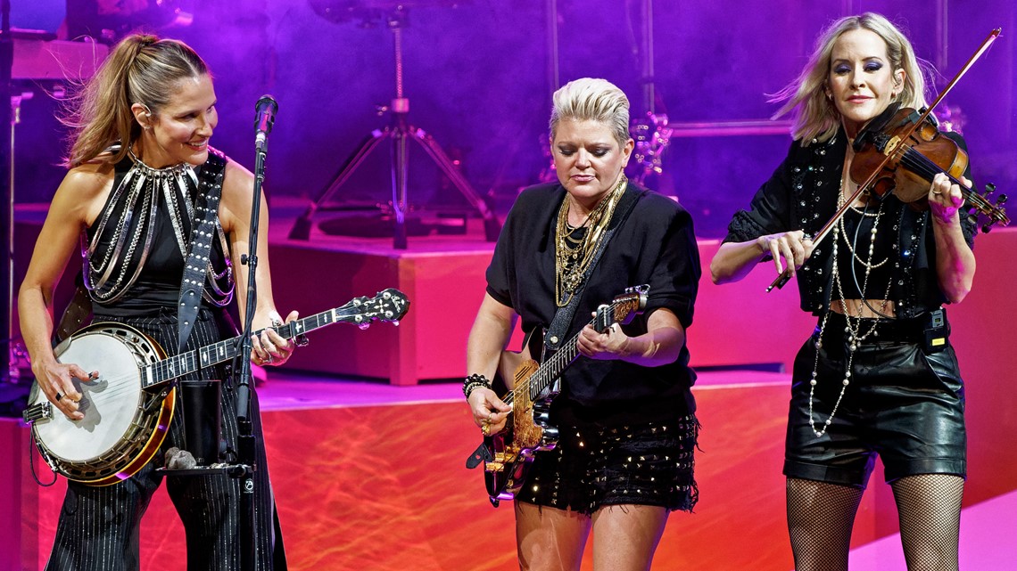 The Chicks apologize after ending Indiana concert early | 9news.com