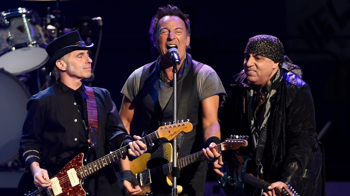 Bruce Springsteen and E Street Band announce new US tour dates | 9news.com