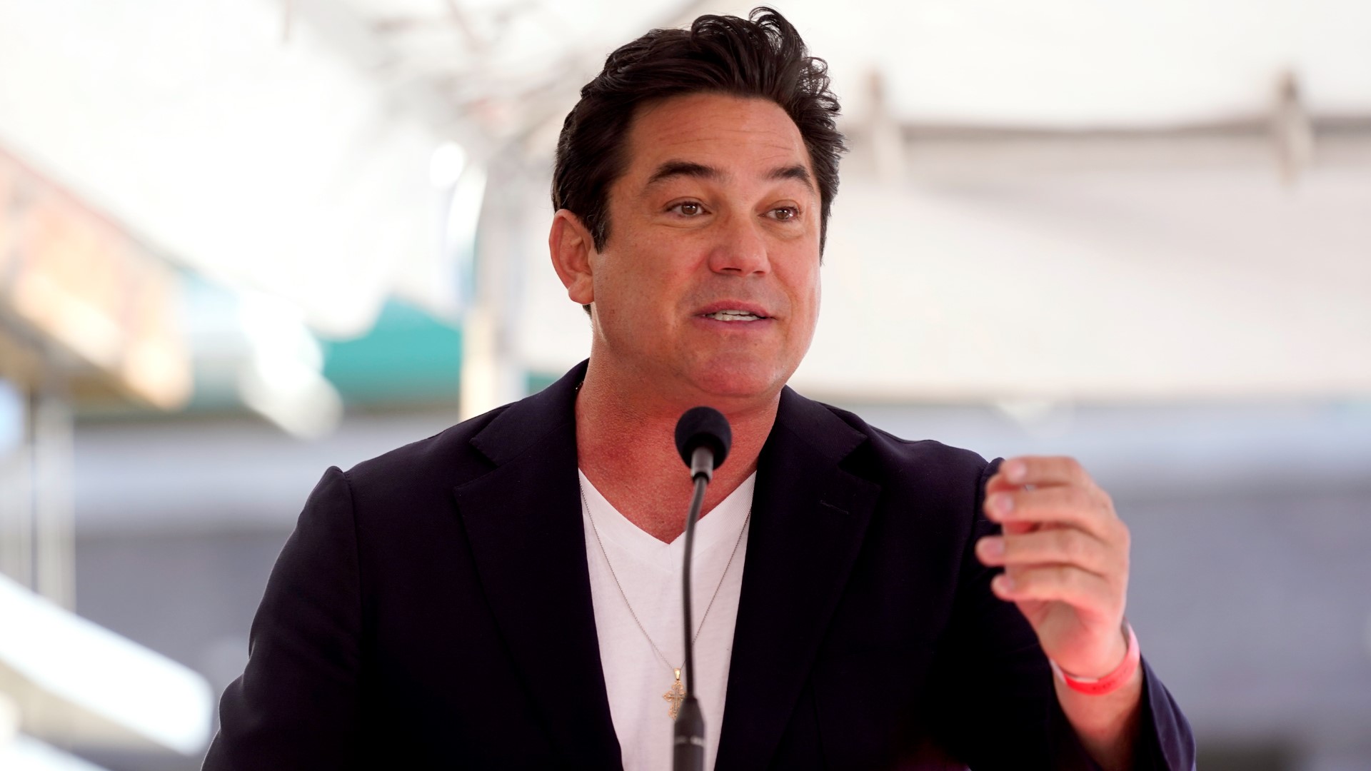 'Superman' actor Dean Cain joins ICE, urges others to follow him ...